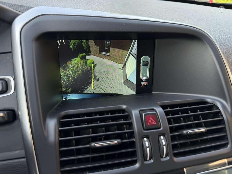 Melns Volvo XC60 2014 Alīta, ar dzinēja tilpumu 2.00 L un nobraukumu 230 tūkst. km par 13500 €, foto 36 vietnē AUTOMOTO.COM.LV