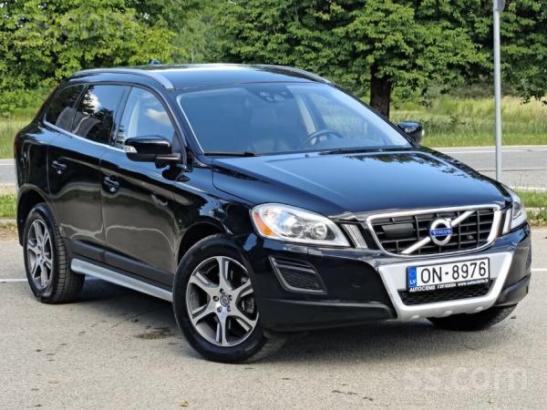 Melns Volvo XC60 2011 Ogre, ar dzinēja tilpumu 2.40 L un nobraukumu 283 tūkst. km par 9270 €, foto 1 vietnē AUTOMOTO.COM.LV