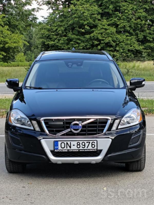 Melns Volvo XC60 2011 Ogre, ar dzinēja tilpumu 2.40 L un nobraukumu 283 tūkst. km par 9270 €, foto 2 vietnē AUTOMOTO.COM.LV