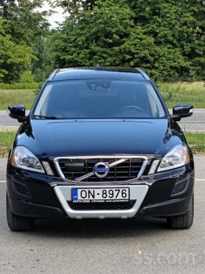 Melns Volvo XC60 2011 Ogre, ar dzinēja tilpumu 2.40 L un nobraukumu 283 tūkst. km par 9270 €, foto 3 vietnē AUTOMOTO.COM.LV