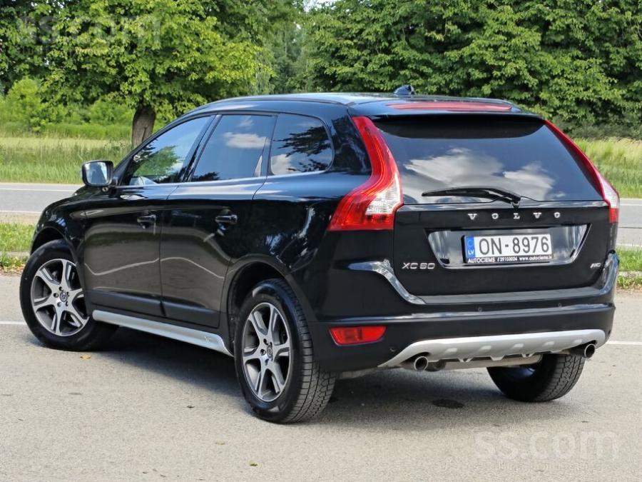 Melns Volvo XC60 2011 Ogre, ar dzinēja tilpumu 2.40 L un nobraukumu 283 tūkst. km par 9270 €, foto 7 vietnē AUTOMOTO.COM.LV