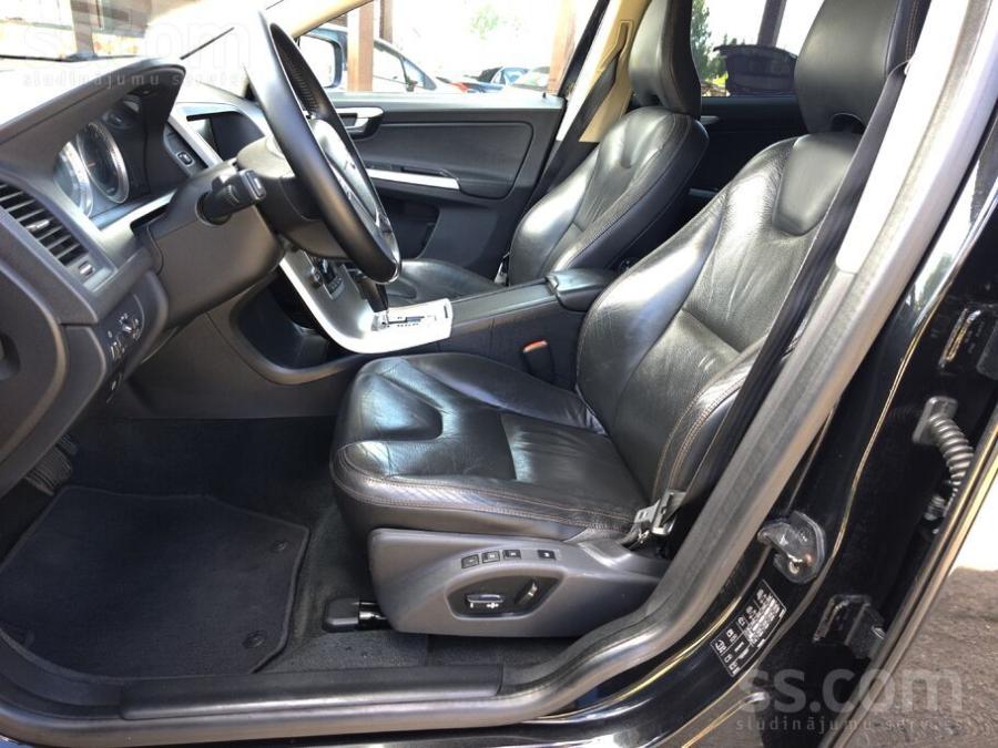 Melns Volvo XC60 2011 Ogre, ar dzinēja tilpumu 2.40 L un nobraukumu 283 tūkst. km par 9270 €, foto 10 vietnē AUTOMOTO.COM.LV