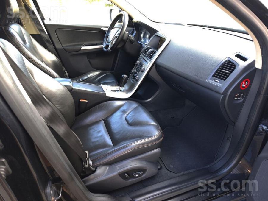 Melns Volvo XC60 2011 Ogre, ar dzinēja tilpumu 2.40 L un nobraukumu 283 tūkst. km par 9270 €, foto 12 vietnē AUTOMOTO.COM.LV