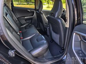 Melns Volvo XC60 2011 Ogre, ar dzinēja tilpumu 2.40 L un nobraukumu 283 tūkst. km par 9270 €, foto 13 vietnē AUTOMOTO.COM.LV