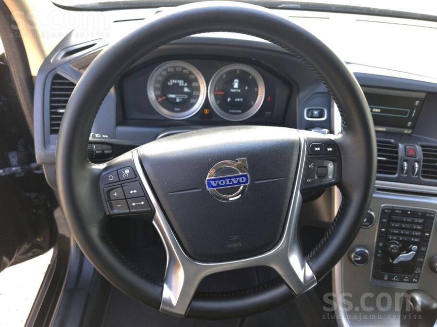 Melns Volvo XC60 2011 Ogre, ar dzinēja tilpumu 2.40 L un nobraukumu 283 tūkst. km par 9270 €, foto 17 vietnē AUTOMOTO.COM.LV