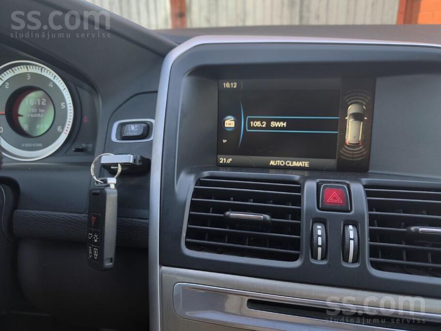 Melns Volvo XC60 2011 Ogre, ar dzinēja tilpumu 2.40 L un nobraukumu 283 tūkst. km par 9270 €, foto 19 vietnē AUTOMOTO.COM.LV