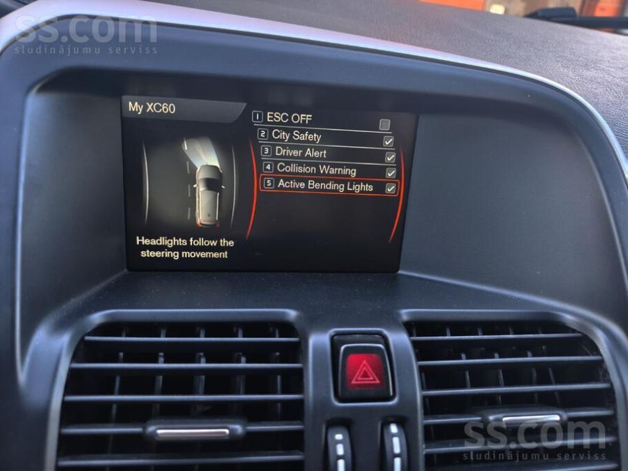 Melns Volvo XC60 2011 Ogre, ar dzinēja tilpumu 2.40 L un nobraukumu 283 tūkst. km par 9270 €, foto 21 vietnē AUTOMOTO.COM.LV
