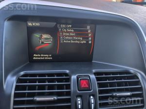 Melns Volvo XC60 2011 Ogre, ar dzinēja tilpumu 2.40 L un nobraukumu 283 tūkst. km par 9270 €, foto 22 vietnē AUTOMOTO.COM.LV
