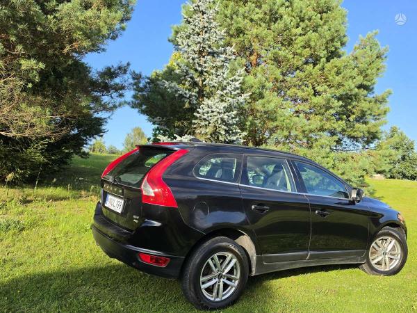 Black Volvo XC60 2010 in Siauliai, with an engine capacity of 2.40 L and mileage of 348 thousand km for 5900 €, photo 2 on AUTOMOTO.COM.LV
