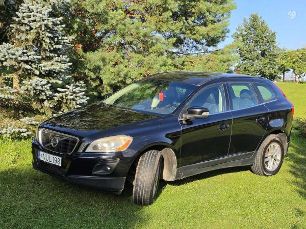 Black Volvo XC60 2010 in Siauliai, with an engine capacity of 2.40 L and mileage of 348 thousand km for 5900 €, photo 9 on AUTOMOTO.COM.LV