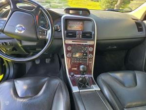 Black Volvo XC60 2010 in Siauliai, with an engine capacity of 2.40 L and mileage of 348 thousand km for 5900 €, photo 12 on AUTOMOTO.COM.LV