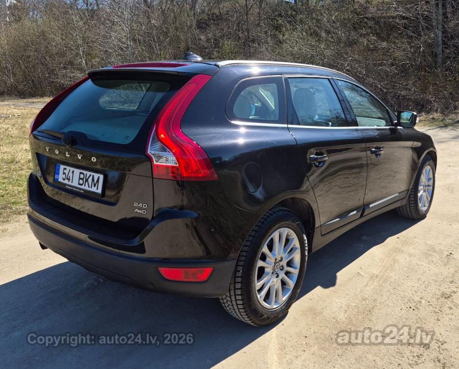 Black Volvo XC60 2009 in Tallinn, with an engine capacity of 2.40 L and mileage of 260 thousand km for 7490 €, photo 7 on AUTOMOTO.COM.LV