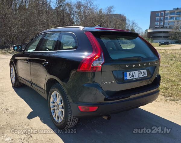 Black Volvo XC60 2009 in Tallinn, with an engine capacity of 2.40 L and mileage of 260 thousand km for 7490 €, photo 7 on AUTOMOTO.COM.LV