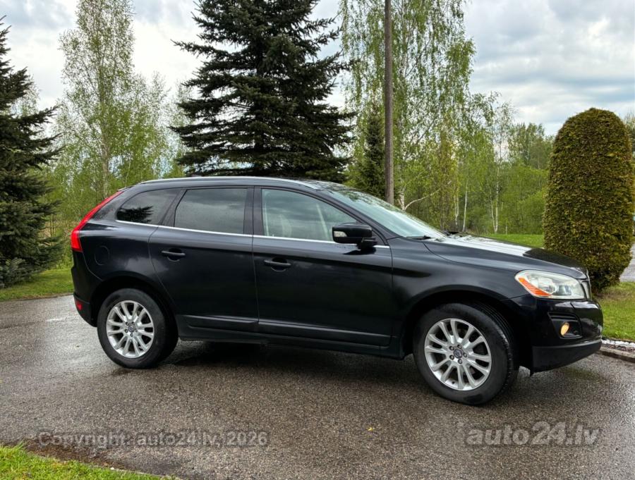 Melns Volvo XC60 2009 Tallina, ar dzinēja tilpumu 2.40 L un nobraukumu 380 tūkst. km par 6990 €, foto 3 vietnē AUTOMOTO.COM.LV