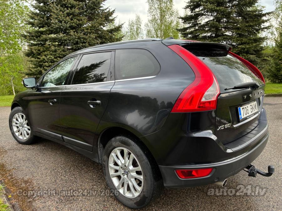 Melns Volvo XC60 2009 Tallina, ar dzinēja tilpumu 2.40 L un nobraukumu 380 tūkst. km par 6990 €, foto 4 vietnē AUTOMOTO.COM.LV