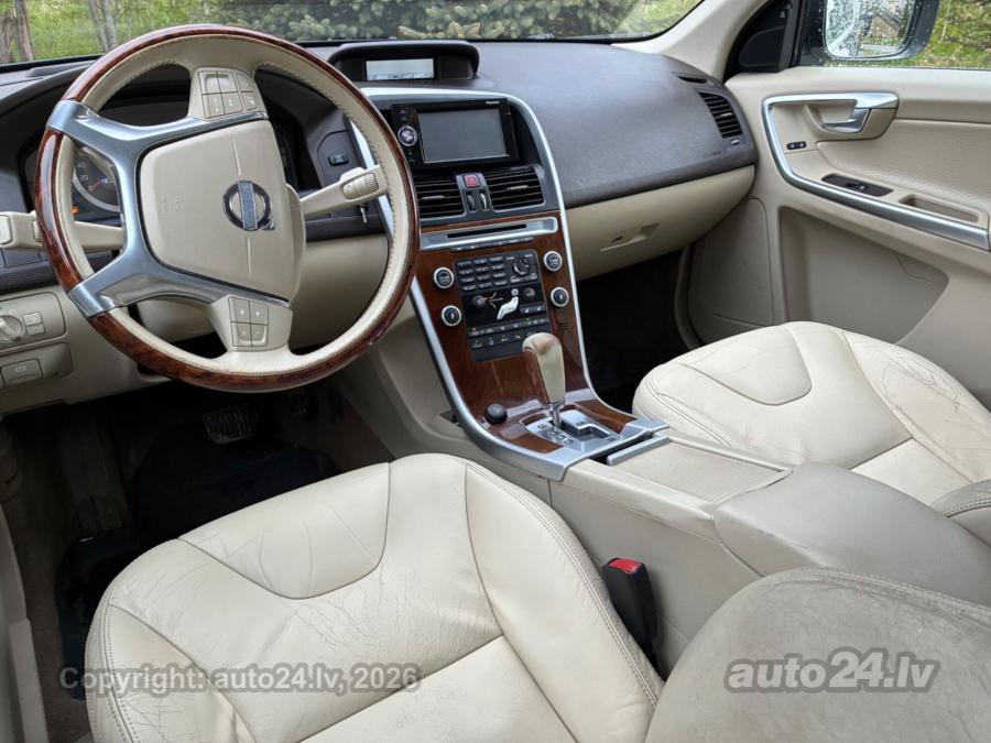 Melns Volvo XC60 2009 Tallina, ar dzinēja tilpumu 2.40 L un nobraukumu 380 tūkst. km par 6990 €, foto 12 vietnē AUTOMOTO.COM.LV