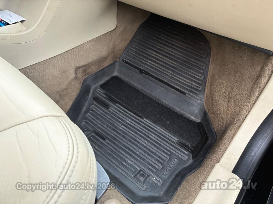 Melns Volvo XC60 2009 Tallina, ar dzinēja tilpumu 2.40 L un nobraukumu 380 tūkst. km par 6990 €, foto 13 vietnē AUTOMOTO.COM.LV