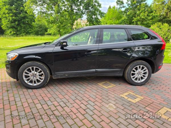 Melns Volvo XC60 2009 Pērnava, ar dzinēja tilpumu 2.40 L un nobraukumu 278 tūkst. km par 6900 €, foto 3 vietnē AUTOMOTO.COM.LV
