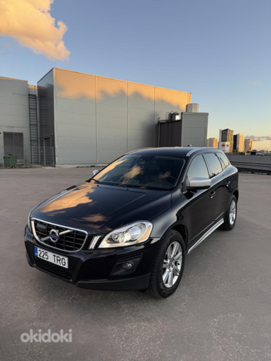 Melns Volvo XC60 2009 Tallina, ar dzinēja tilpumu 0.13 L un nobraukumu 288 tūkst. km par 7500 €, foto 1 vietnē AUTOMOTO.COM.LV