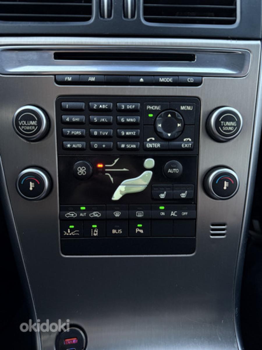 Melns Volvo XC60 2009 Tallina, ar dzinēja tilpumu 0.13 L un nobraukumu 288 tūkst. km par 7500 €, foto 13 vietnē AUTOMOTO.COM.LV