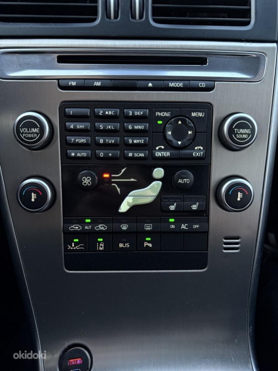 Melns Volvo XC60 2009 Tallina, ar dzinēja tilpumu 0.13 L un nobraukumu 288 tūkst. km par 7500 €, foto 28 vietnē AUTOMOTO.COM.LV