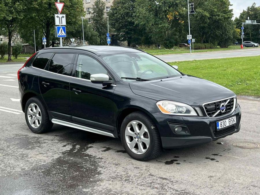 Black Volvo XC60 2009 in Narva, with an engine capacity of 2.40 L and mileage of 322 thousand km for 5499 €, photo 3 on AUTOMOTO.COM.LV