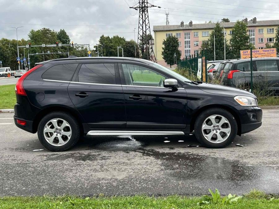 Black Volvo XC60 2009 in Narva, with an engine capacity of 2.40 L and mileage of 322 thousand km for 5499 €, photo 17 on AUTOMOTO.COM.LV