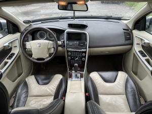 Black Volvo XC60 2009 in Narva, with an engine capacity of 2.40 L and mileage of 322 thousand km for 5499 €, photo 22 on AUTOMOTO.COM.LV