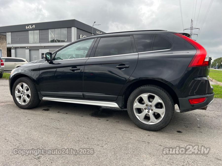 Melns Volvo XC60 2009 Narva, ar dzinēja tilpumu 2.40 L un nobraukumu 322 tūkst. km par 5499 €, foto 10 vietnē AUTOMOTO.COM.LV