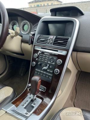 Melns Volvo XC60 2009 Narva, ar dzinēja tilpumu 2.40 L un nobraukumu 322 tūkst. km par 5499 €, foto 21 vietnē AUTOMOTO.COM.LV