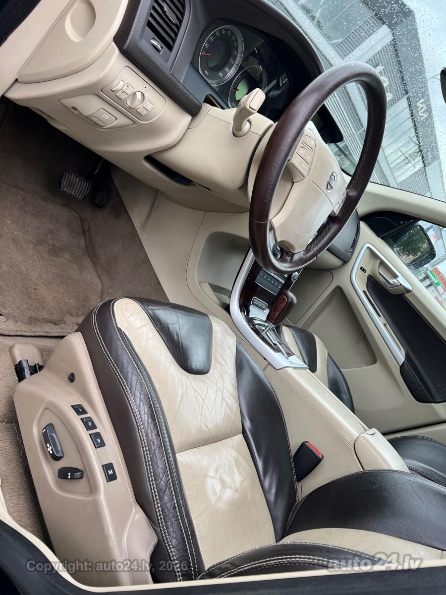 Melns Volvo XC60 2009 Narva, ar dzinēja tilpumu 2.40 L un nobraukumu 322 tūkst. km par 5499 €, foto 23 vietnē AUTOMOTO.COM.LV