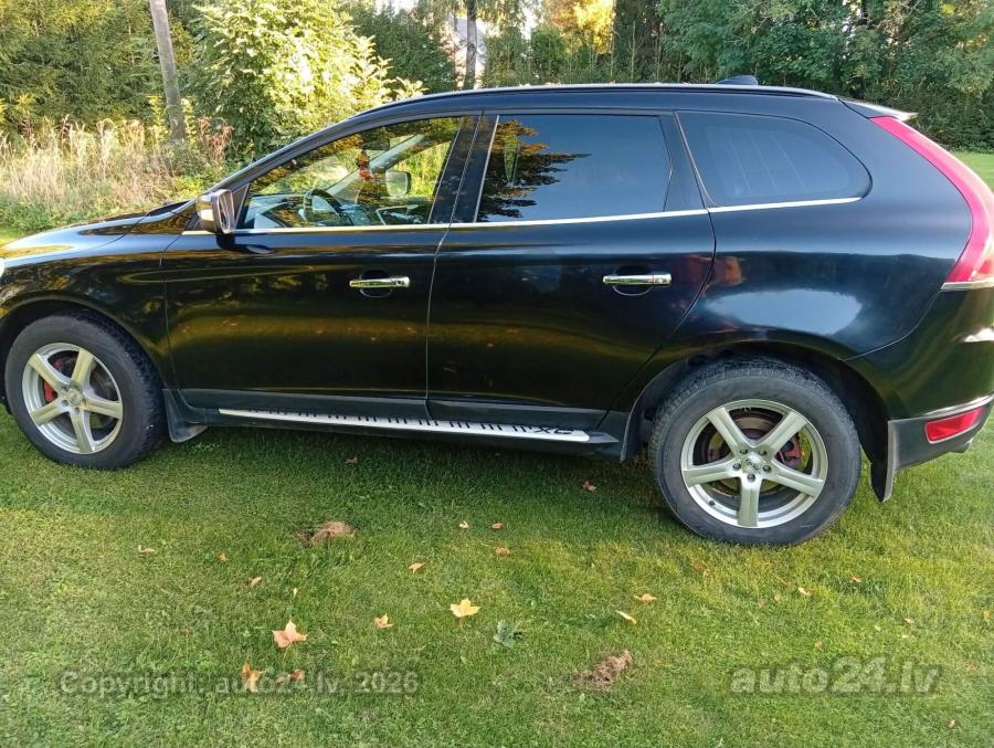 Melns Volvo XC60 2009 Tallina, ar dzinēja tilpumu 2.40 L un nobraukumu 246 tūkst. km par 5300 €, foto 1 vietnē AUTOMOTO.COM.LV