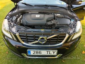 Melns Volvo XC60 2009 Tallina, ar dzinēja tilpumu 2.40 L un nobraukumu 246 tūkst. km par 5300 €, foto 5 vietnē AUTOMOTO.COM.LV