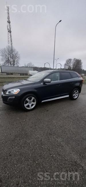Black Volvo XC60 2010 in Riga, with an engine capacity of 2.40 L and mileage of 260 thousand km for 6950 €, photo 5 on AUTOMOTO.COM.LV