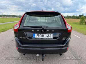 Black Volvo XC60 2010 in Tallinn, with an engine capacity of 2.40 L and mileage of 329 thousand km for 9490 €, photo 12 on AUTOMOTO.COM.LV