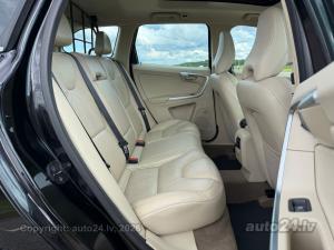 Black Volvo XC60 2010 in Tallinn, with an engine capacity of 2.40 L and mileage of 329 thousand km for 9490 €, photo 15 on AUTOMOTO.COM.LV