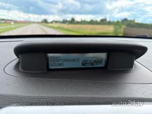 Black Volvo XC60 2010 in Tallinn, with an engine capacity of 2.40 L and mileage of 329 thousand km for 9490 €, photo 21 on AUTOMOTO.COM.LV