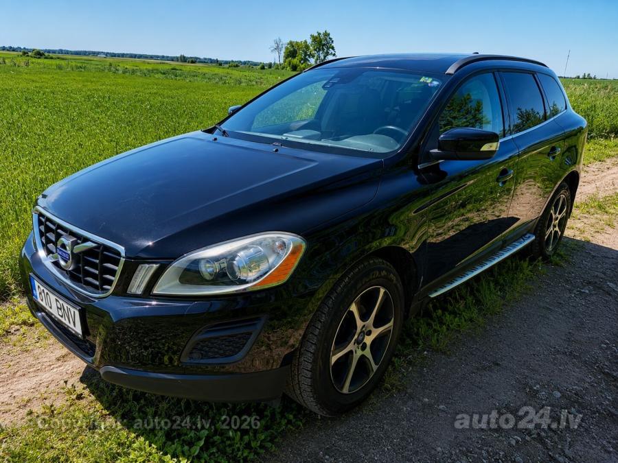Melns Volvo XC60 2010 Rakvere, ar dzinēja tilpumu 2.40 L un nobraukumu 281 tūkst. km par 9800 €, foto 1 vietnē AUTOMOTO.COM.LV