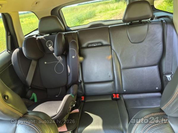 Melns Volvo XC60 2010 Rakvere, ar dzinēja tilpumu 2.40 L un nobraukumu 281 tūkst. km par 9800 €, foto 6 vietnē AUTOMOTO.COM.LV