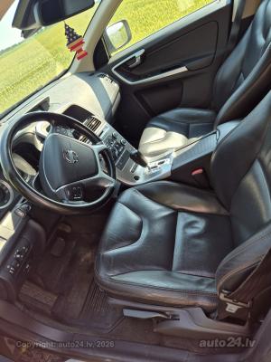 Melns Volvo XC60 2010 Rakvere, ar dzinēja tilpumu 2.40 L un nobraukumu 281 tūkst. km par 9800 €, foto 9 vietnē AUTOMOTO.COM.LV