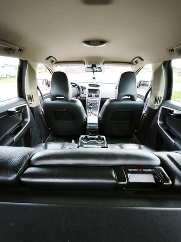 Melns Volvo XC60 2010 Viljandi, ar dzinēja tilpumu 0.00 L un nobraukumu 342 tūkst. km par 6000 €, foto 8 vietnē AUTOMOTO.COM.LV