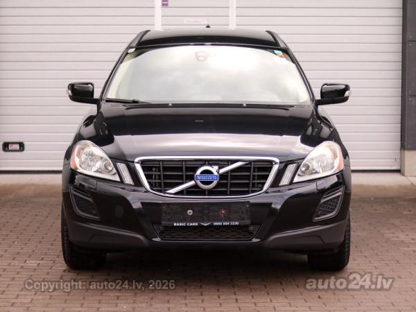 Black Volvo XC60 2010 in Tallinn, with an engine capacity of 2.40 L and mileage of 231 thousand km for 8500 €, photo 3 on AUTOMOTO.COM.LV