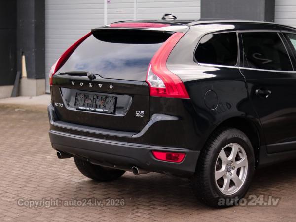 Black Volvo XC60 2010 in Tallinn, with an engine capacity of 2.40 L and mileage of 231 thousand km for 8500 €, photo 9 on AUTOMOTO.COM.LV