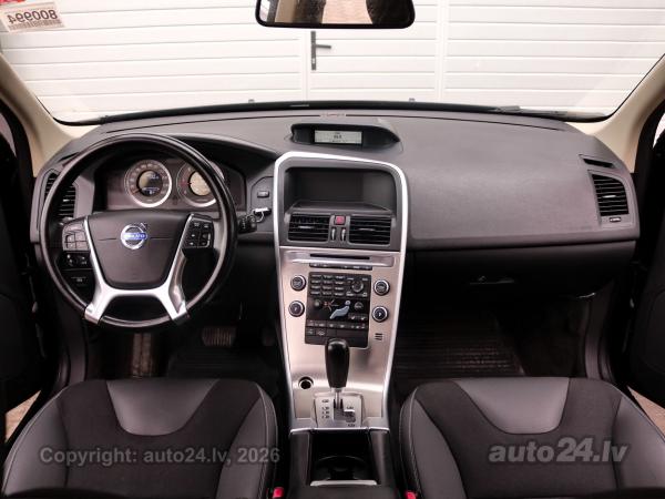 Black Volvo XC60 2010 in Tallinn, with an engine capacity of 2.40 L and mileage of 231 thousand km for 8500 €, photo 10 on AUTOMOTO.COM.LV
