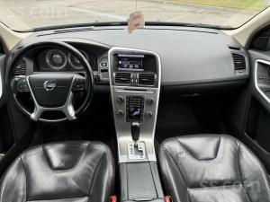 Black Volvo XC60 2011 in Liepaja, with an engine capacity of 2.40 L and mileage of 282 thousand km for 8400 €, photo 7 on AUTOMOTO.COM.LV