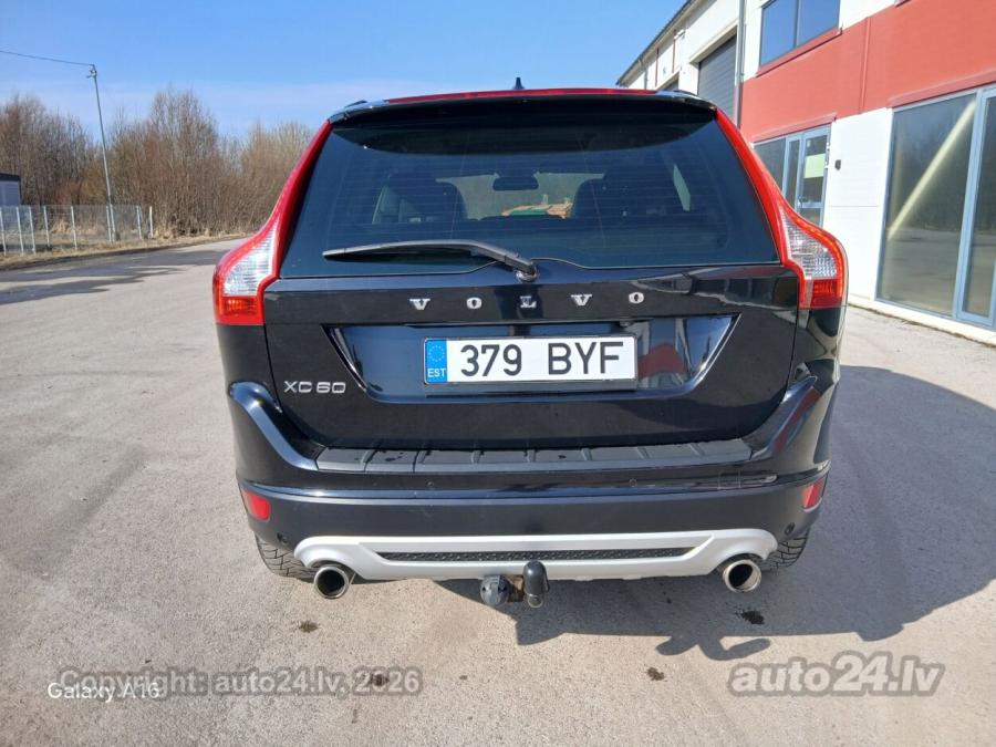 Black Volvo XC60 2011 in Tallinn, with an engine capacity of 2.40 L and mileage of 385 thousand km for 7000 €, photo 4 on AUTOMOTO.COM.LV