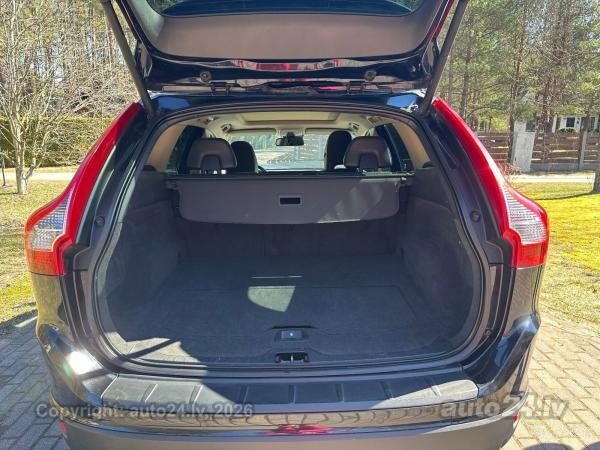 Melns Volvo XC60 2011 Rīga, ar dzinēja tilpumu 2.40 L un nobraukumu 240 tūkst. km par 8500 €, foto 8 vietnē AUTOMOTO.COM.LV
