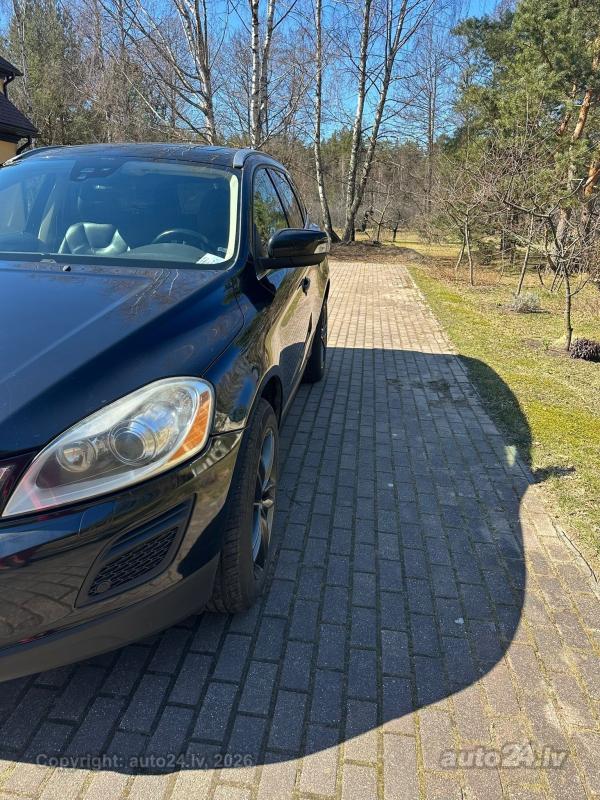 Melns Volvo XC60 2011 Rīga, ar dzinēja tilpumu 2.40 L un nobraukumu 240 tūkst. km par 8500 €, foto 9 vietnē AUTOMOTO.COM.LV