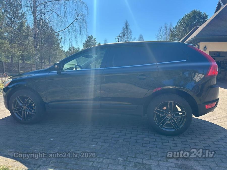 Melns Volvo XC60 2011 Rīga, ar dzinēja tilpumu 2.40 L un nobraukumu 240 tūkst. km par 8500 €, foto 14 vietnē AUTOMOTO.COM.LV