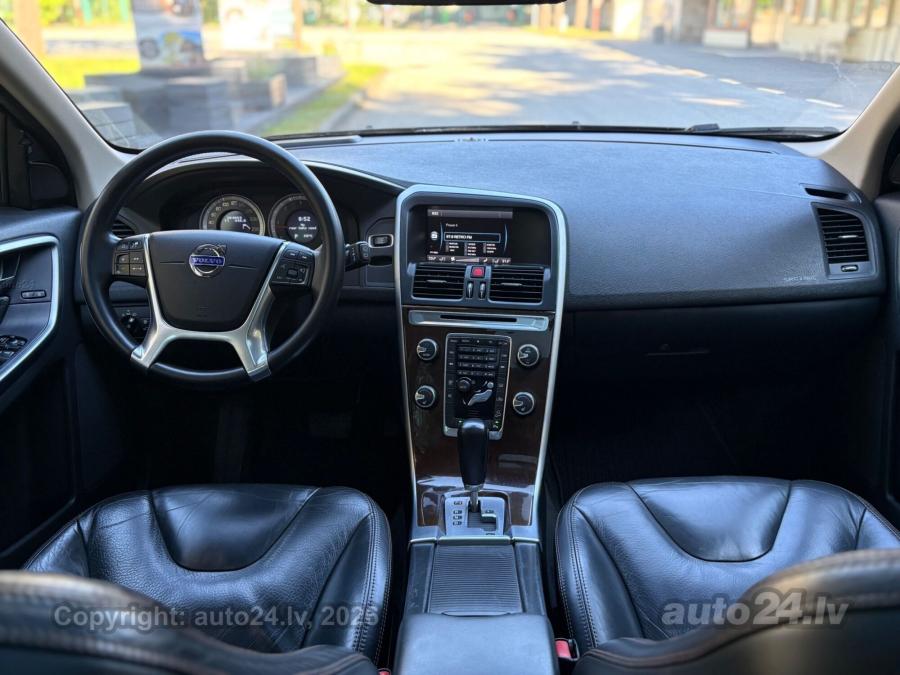 Melns Volvo XC60 2011 Tallina, ar dzinēja tilpumu 2.40 L un nobraukumu 383 tūkst. km par 7390 €, foto 12 vietnē AUTOMOTO.COM.LV